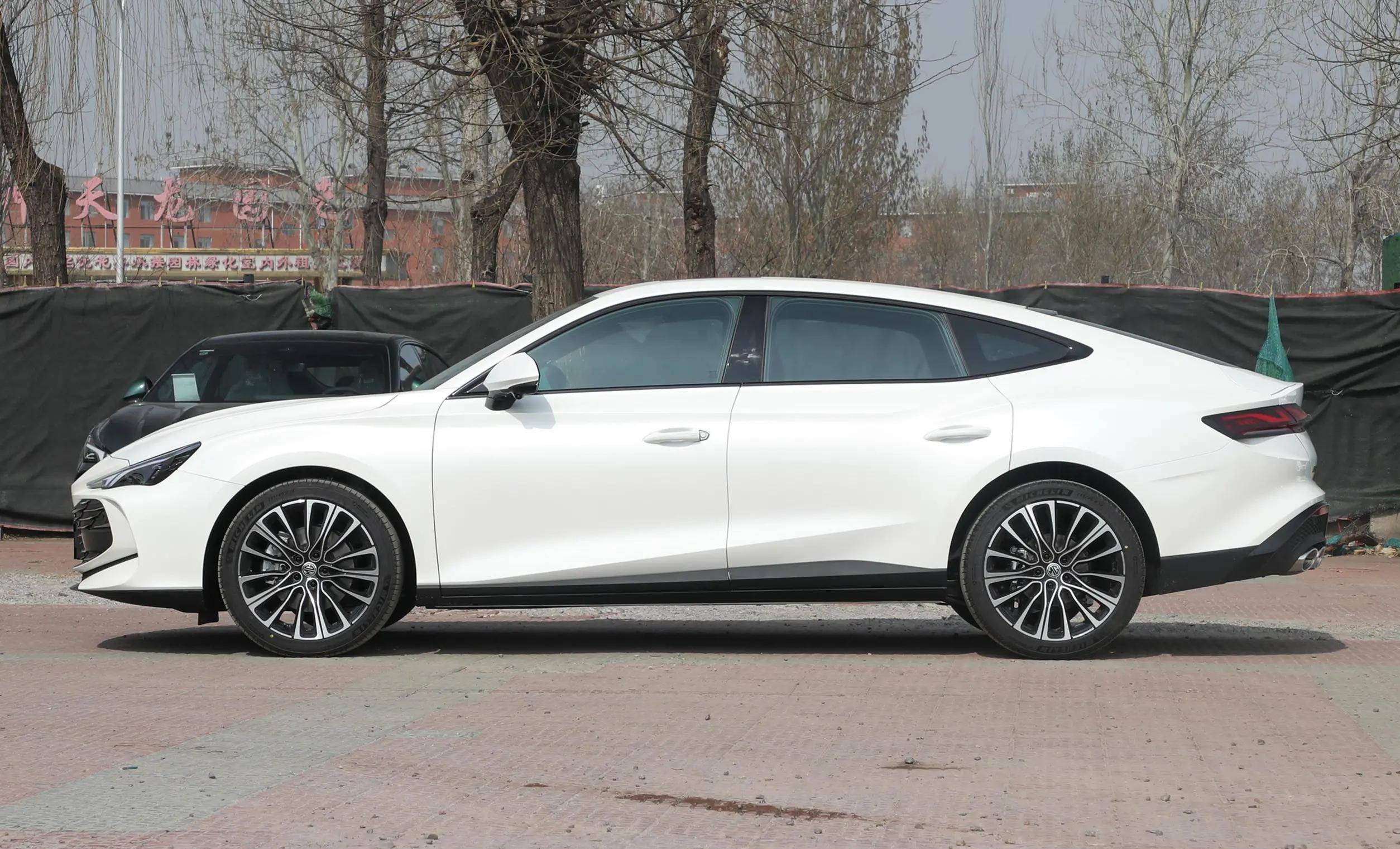 百公里加速6.5秒，被誉为很运动的名爵MG 7是否适合年轻人？_搜狐汽车_搜狐网