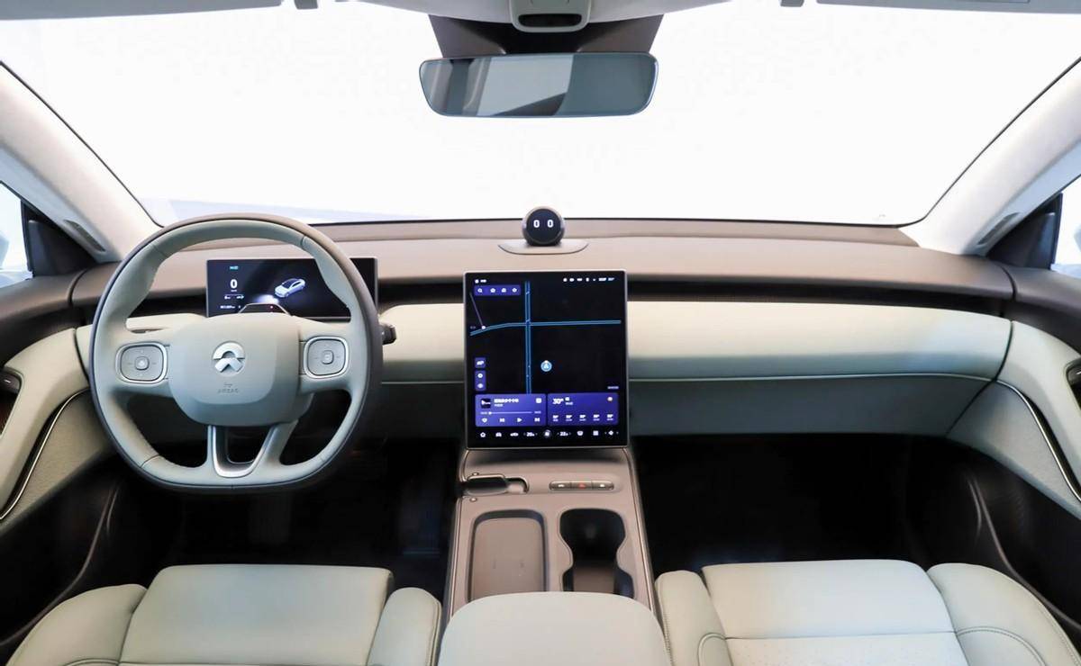 BBA车主增购，岚图追光为何比蔚来ET5更懂他们？_搜狐汽车_搜狐网