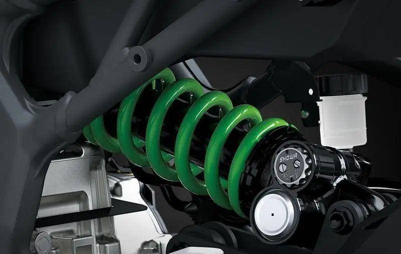 疯了！川崎 Ninja ZX-4RRR 国内上市，69,800元起_搜狐汽车_搜狐网