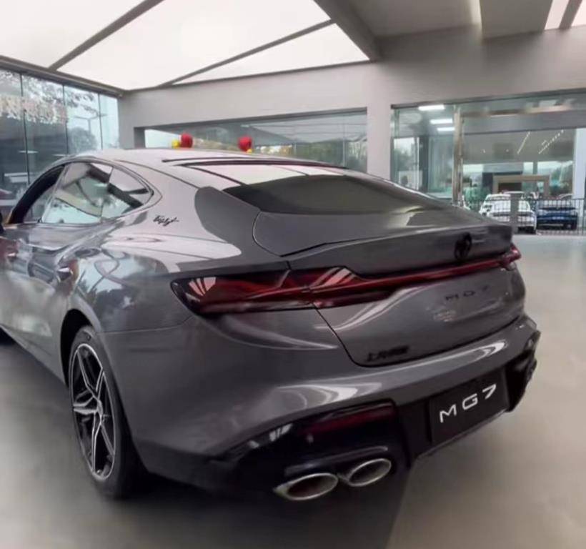 全新名爵MG7到店，外观不输奥迪A7，261马力＋9AT，还带电子限滑_搜狐汽车_搜狐网