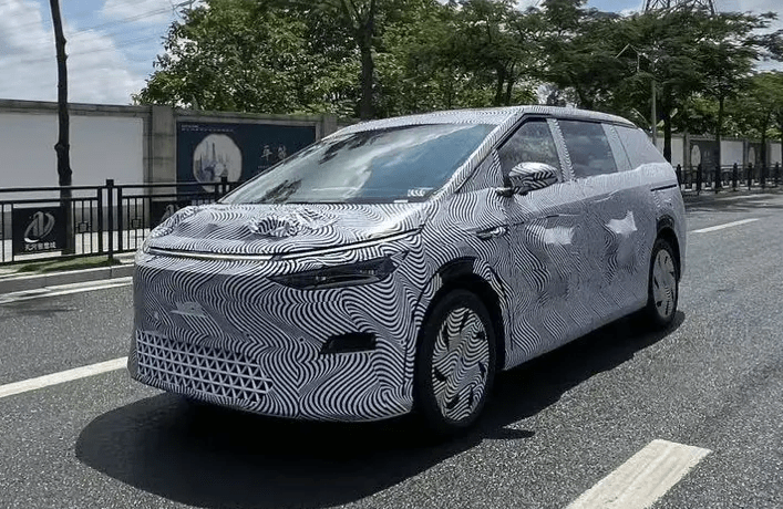 自主MPV真要“站起来”！小鹏加入乱局，留给合资的时间不多了_搜狐汽车_搜狐网