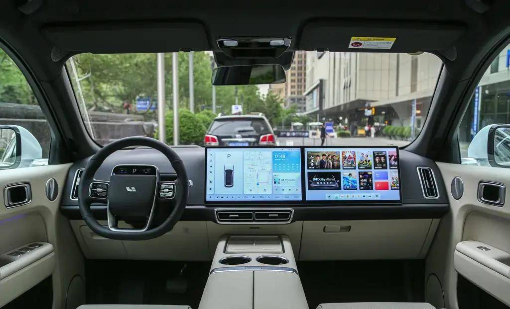 售价31.98万起，对比领克09 EM-P，理想L7有何优势？_搜狐汽车_搜狐网