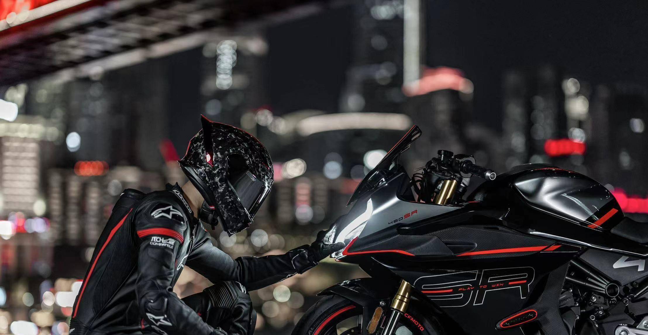 2023款春风450SRS单摇臂车型正式发布，配置牵引力控制系统_搜狐汽车_搜狐网