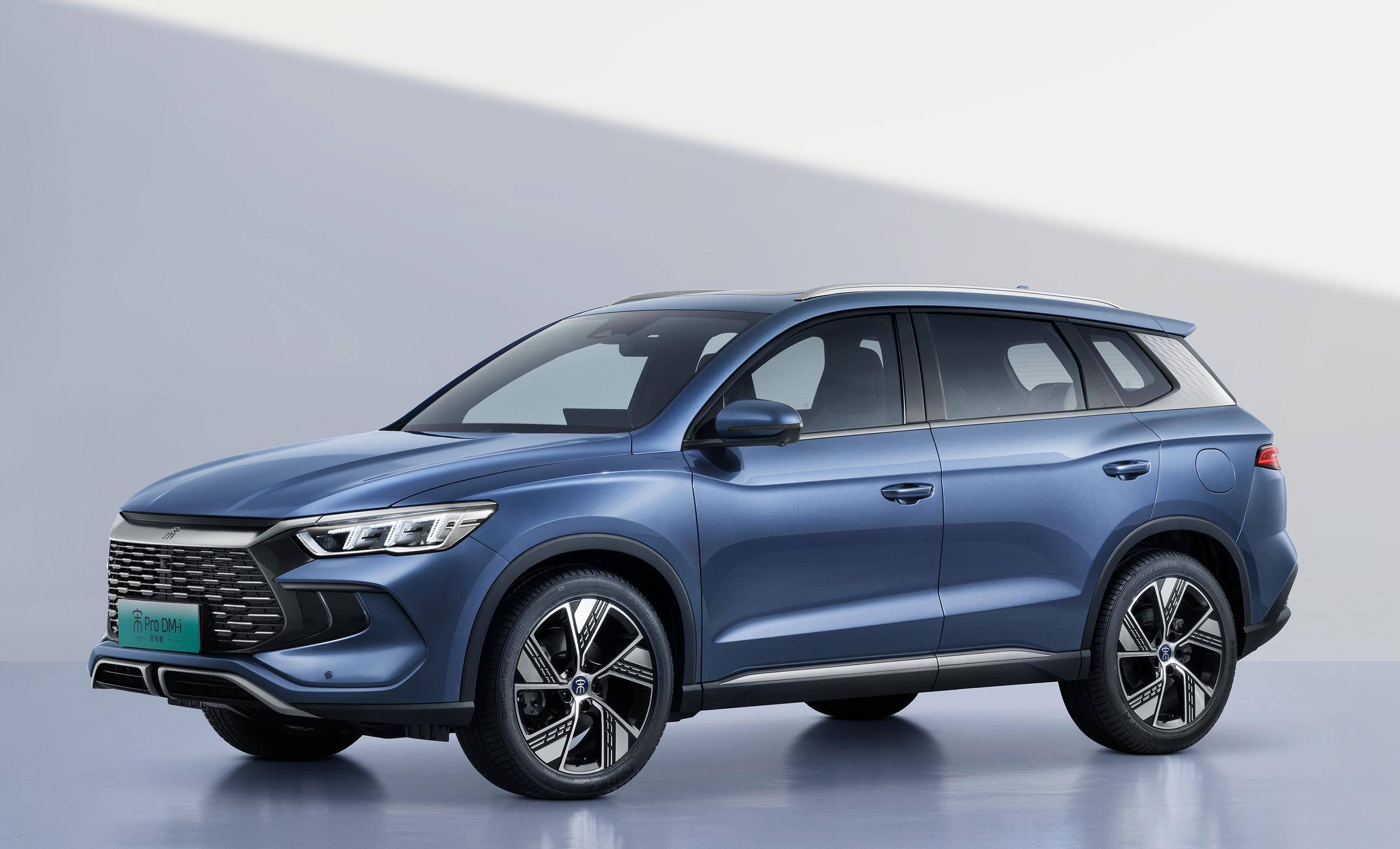 13.58万起售！宋Pro DMi冠军版不够内卷？我们来比比看值不值！_搜狐汽车_搜狐网