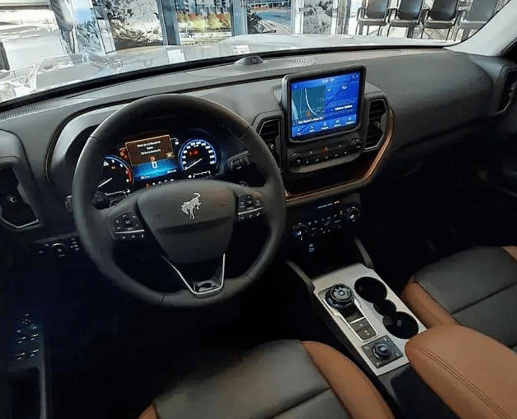 纯黑版福特“烈马”，素车比坦克300气场足，科技感不如国产_搜狐汽车_搜狐网