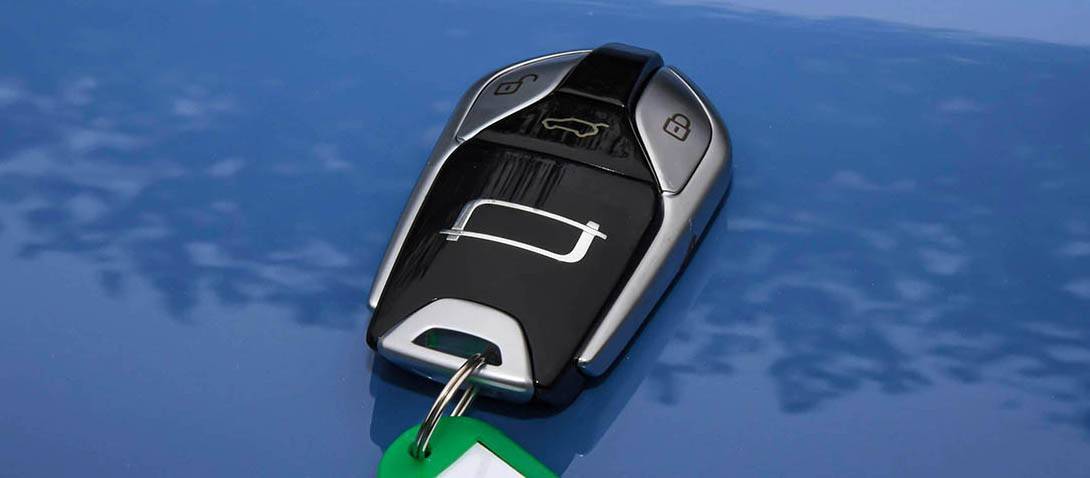 一汽奔腾发狠了！10万级奔腾T90将上市，最高252马力、配8155芯片_搜狐汽车_搜狐网