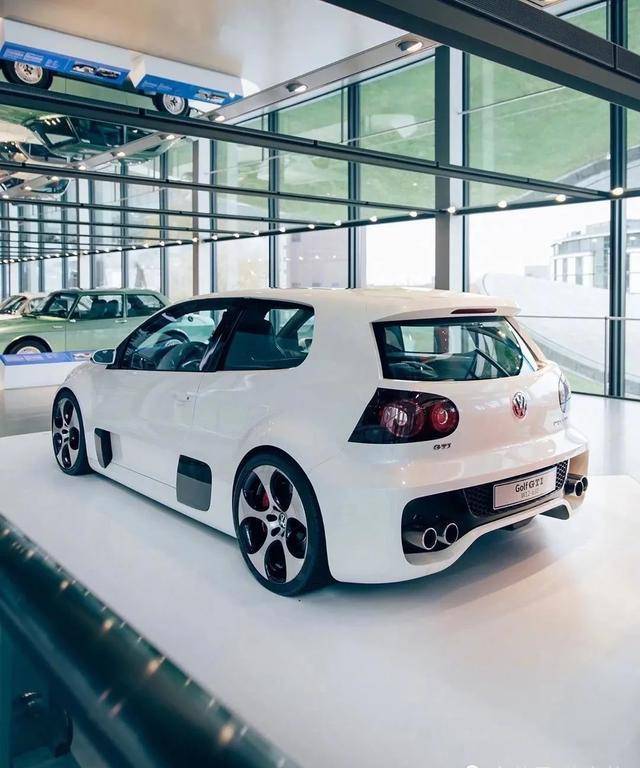 大众“高尔夫GTI”W12实拍，世界上仅存一台，性能碾压布加迪！_搜狐汽车_搜狐网