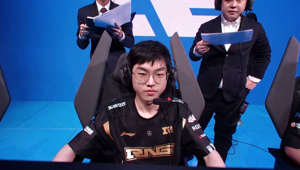 RNG更换主教练，粉丝大骂CEO，自从来战队之后，没干过一件好事_Sin_比赛_全华班