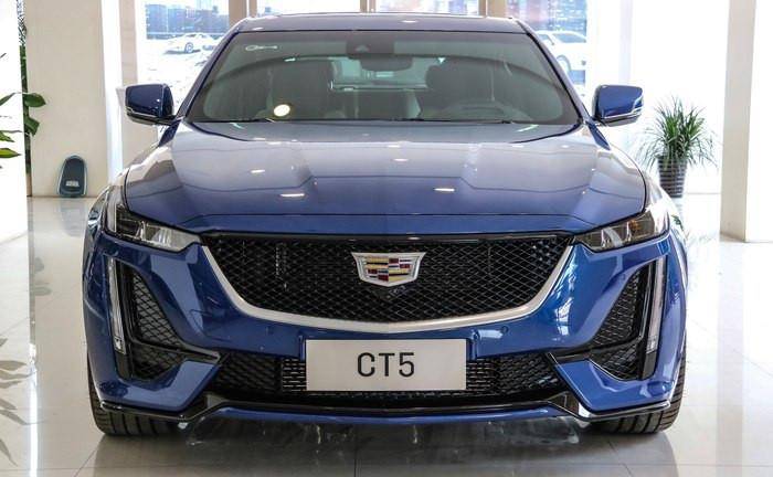 外观零差评，标配后驱2.0T＋10AT，凯迪拉克CT5到店，叫板BBA_搜狐汽车_搜狐网