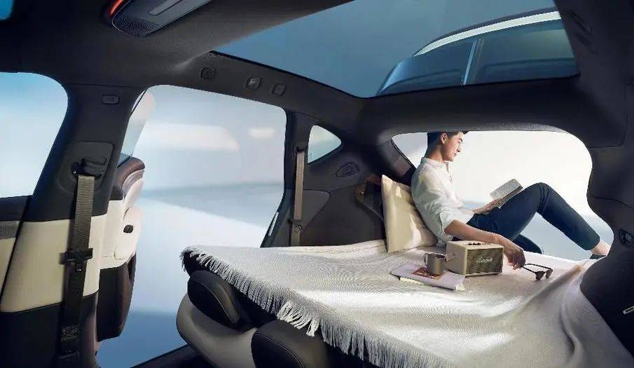 智己汽车全新发布“全程AI舱”全新车型智己LS7 Urban Fit上市，28.98万元起_搜狐汽车_搜狐网