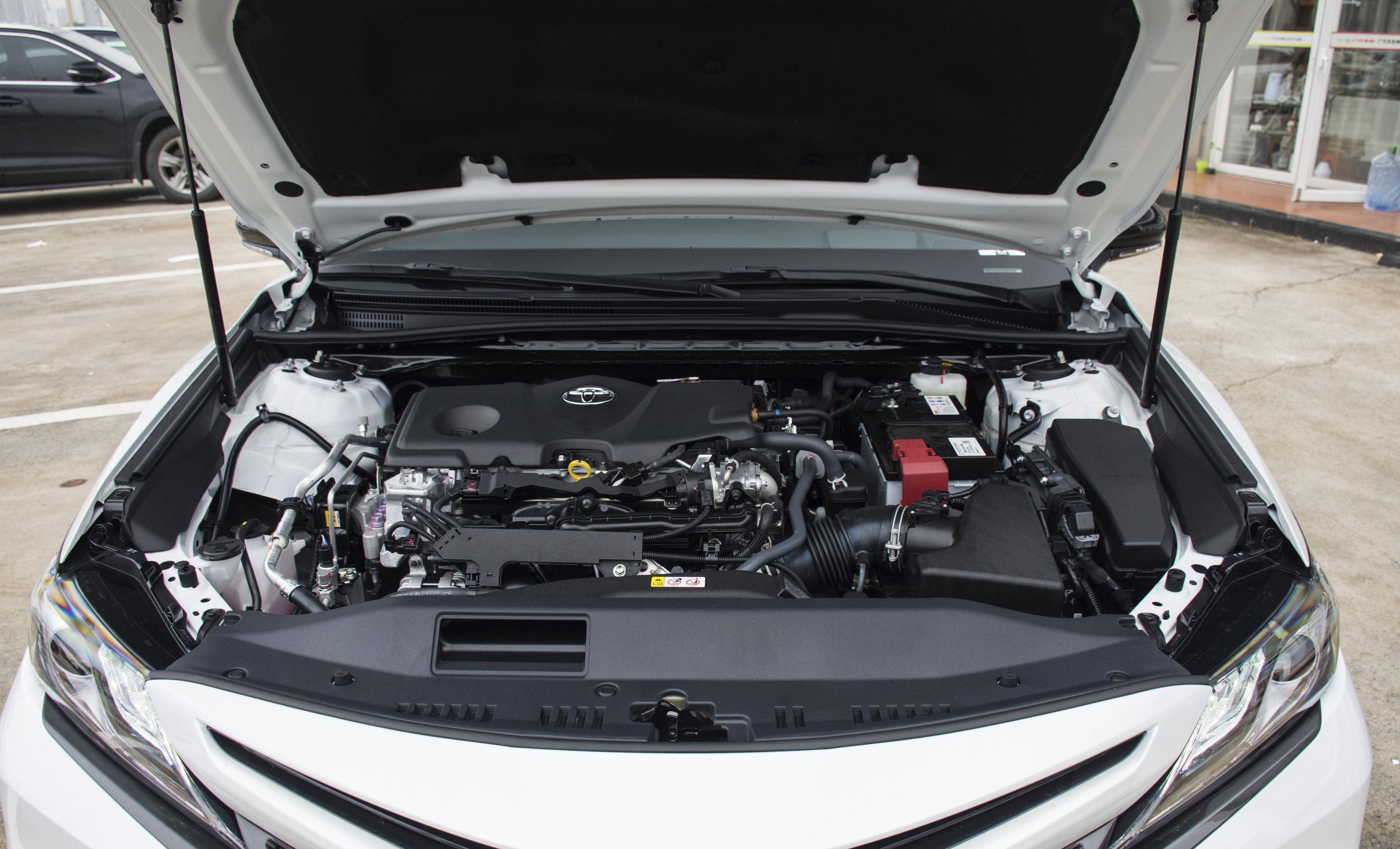 丰田也稳不住了！售价亲民，搭载2.5L+8AT，轴距2825mm，凯美瑞_搜狐汽车_搜狐网