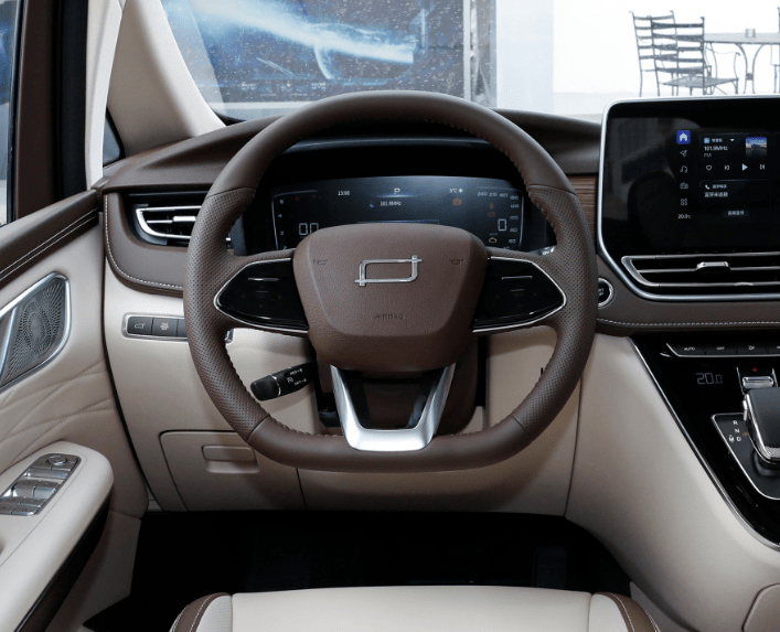 试驾奔腾M9，主打大空间，2.0T＋48V轻混动力出众_搜狐汽车_搜狐网