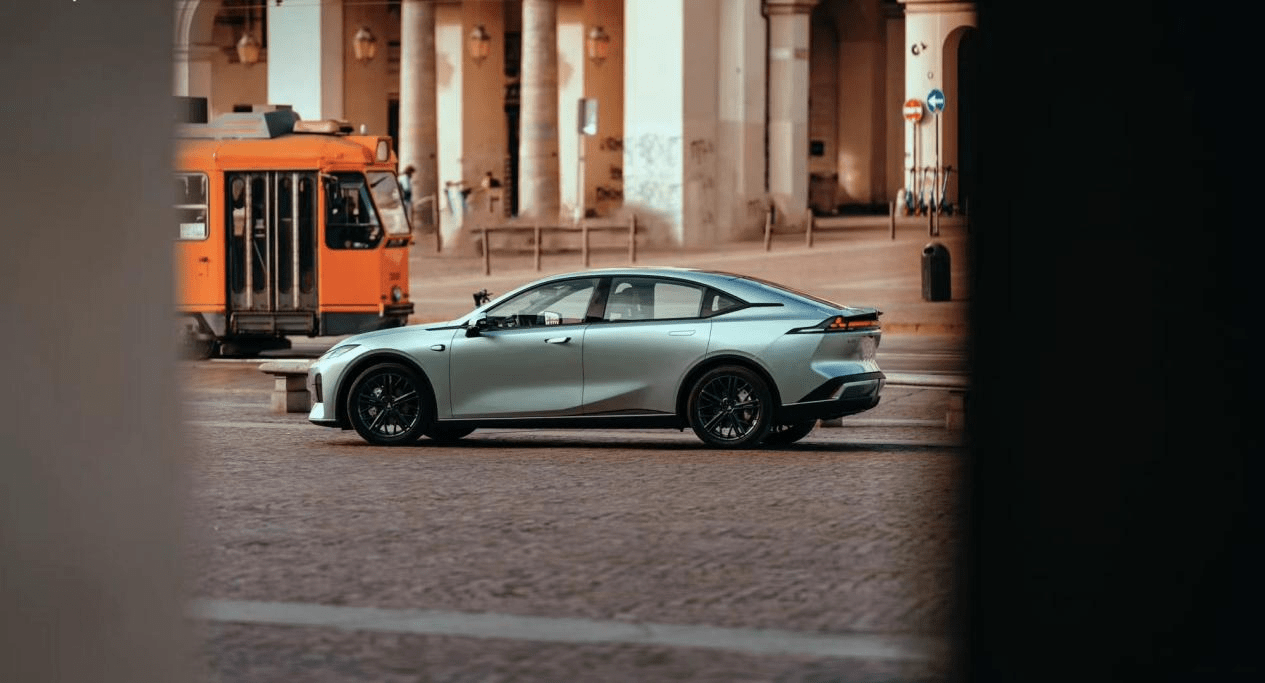 三种动力可选，综合续航达1200km，深蓝SL03的实力究竟如何？_搜狐汽车_搜狐网