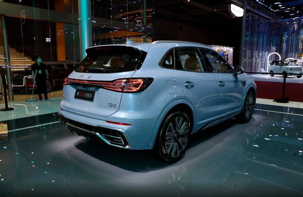 换装8AT，质感升级，月薪多少可以考虑新款红旗HS5？_搜狐汽车_搜狐网