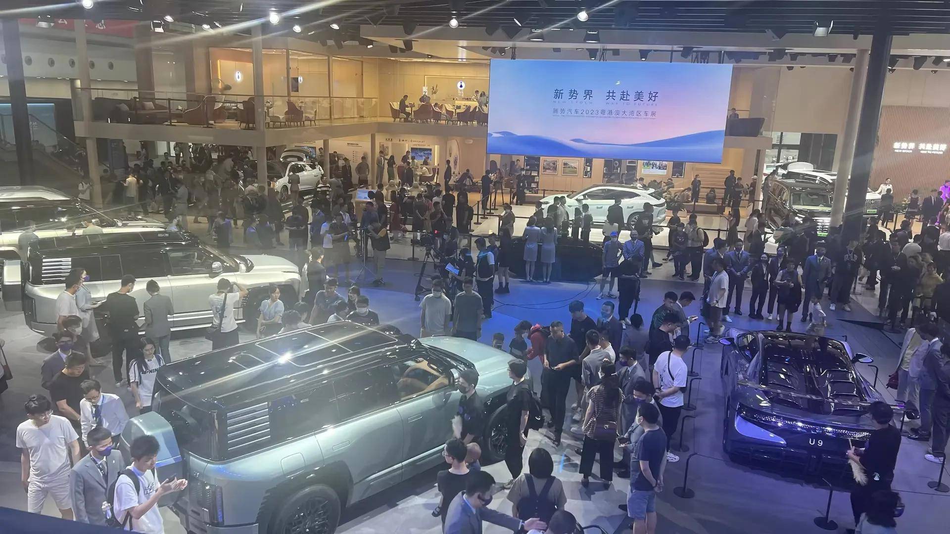 粤港澳车展探访仰望展馆，近距离感受仰望U8，109.8万值不值？_搜狐汽车_搜狐网