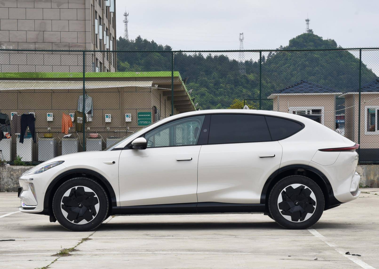 降价了，33.8万看谁更值 蔚来ES6对比智己LS7_搜狐汽车_搜狐网