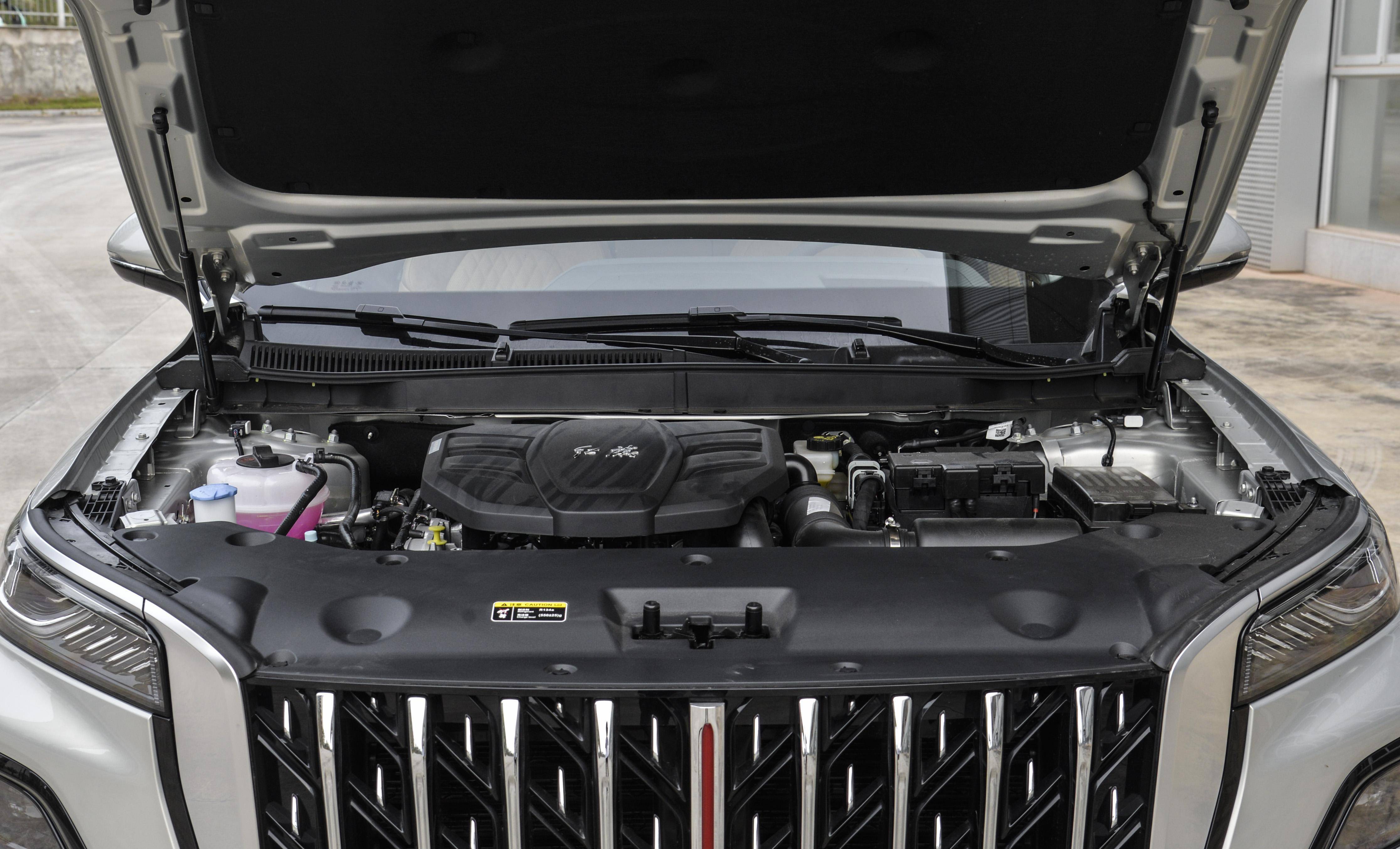 预算25万选中型SUV？详解5座红旗HS5与6座现代胜达购车和用车成本_搜狐汽车_搜狐网