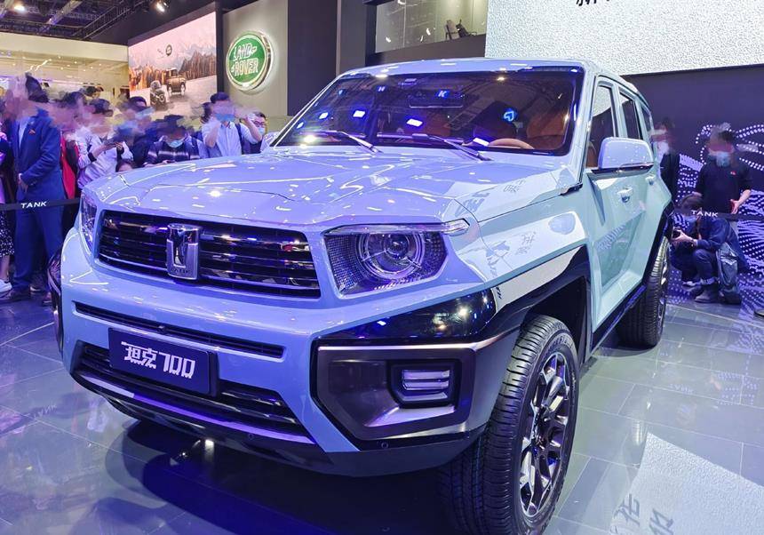 坦克700亮相，外观颇具机甲风，配3.0T动力＋纵置9AT，还带空气悬_搜狐汽车_搜狐网