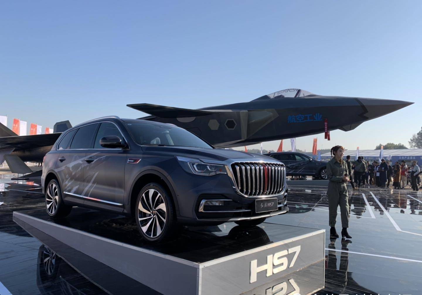 红旗HS7歼20特别版车型发布，采用专属涂装，内部迷彩座椅_搜狐汽车_搜狐网