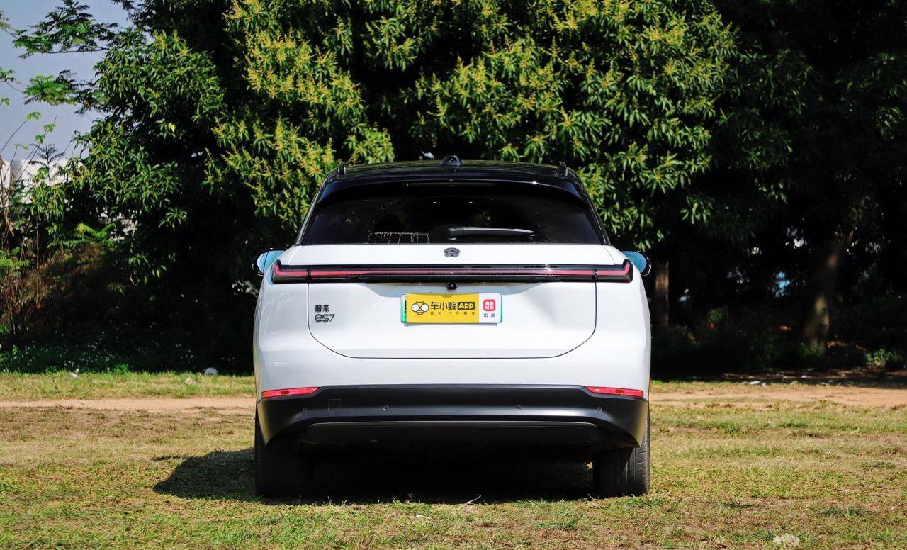 智己LS7对比蔚来ES7：国产纯电豪华SUV对决，哪款更适合你？_搜狐汽车_搜狐网