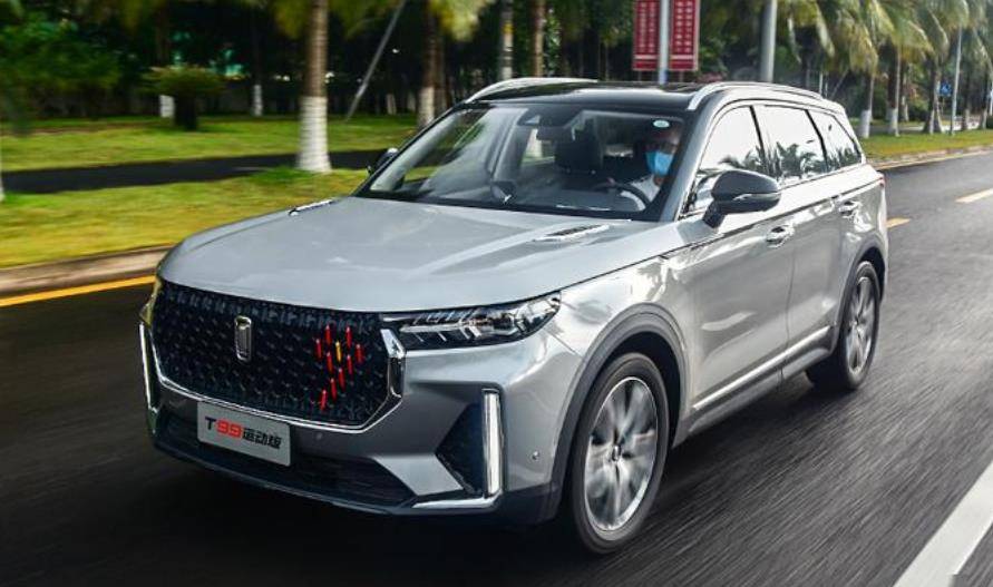 又一国产中大型SUV亮相，红旗HS5兄弟车型！车头徽章模仿宾利？_搜狐汽车_搜狐网