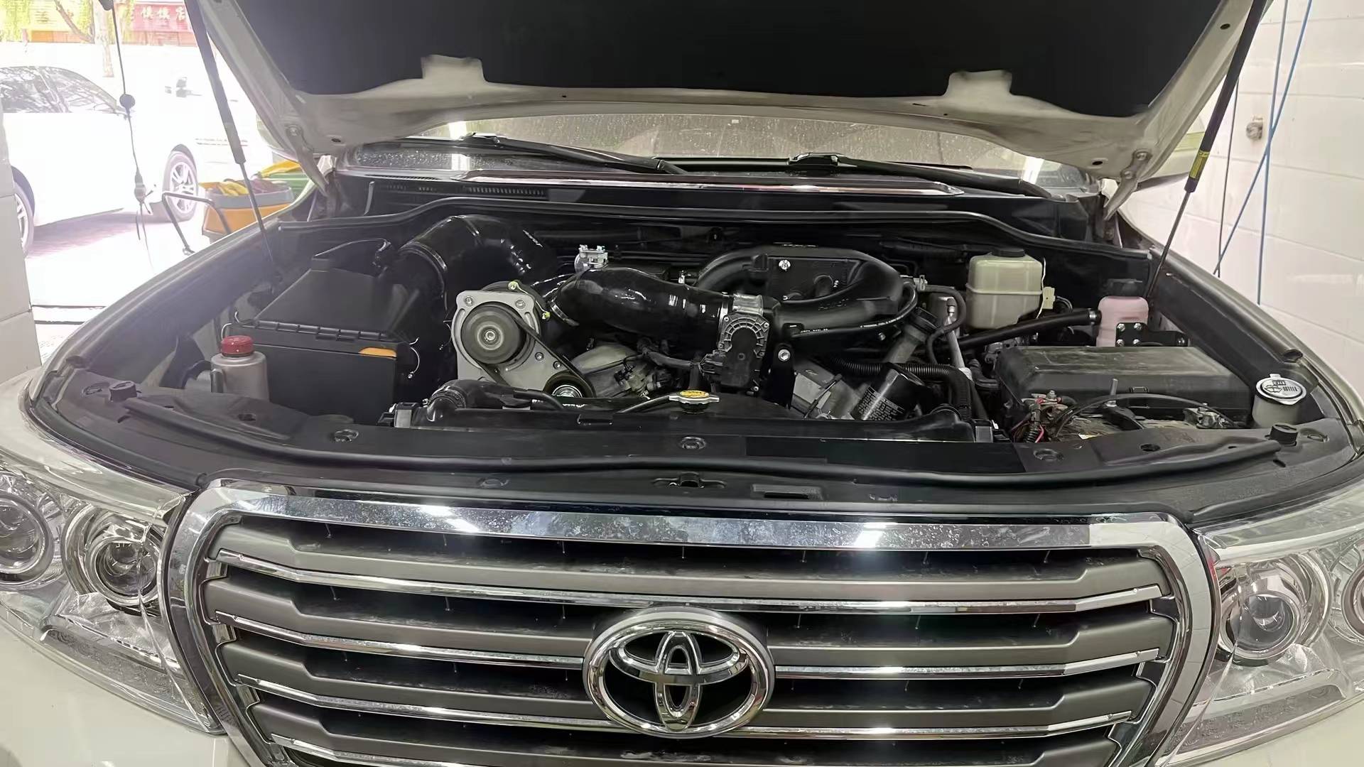 兰德酷路泽4000加上一套机械增压，让你的陆巡4.0超越5.7_搜狐汽车_搜狐网