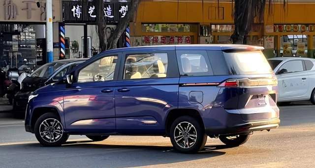 五菱全新平价MPV曝光，取名菱势G200，1.6L混动+侧滑门，心动吗？_搜狐汽车_搜狐网