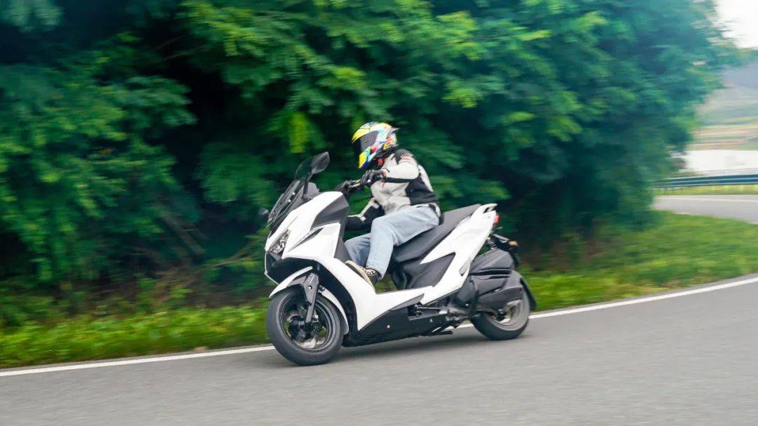 操控惊艳的大平踏—26999光阳ST250摩智测评_搜狐汽车_搜狐网