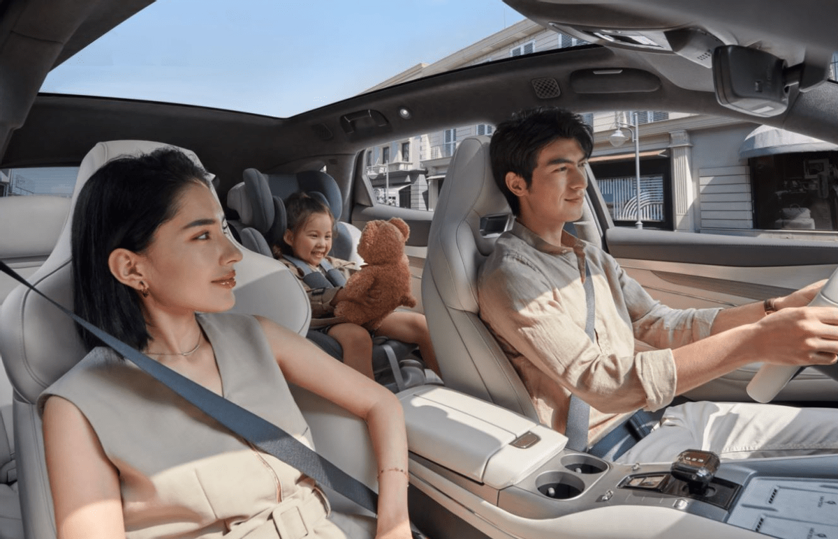 三口之家大五座SUV怎么选？腾势N7“硬怼”BBA让顶配变标配！_搜狐汽车_搜狐网