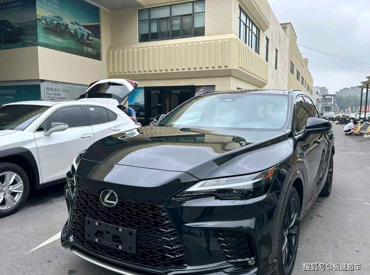 首批雷克萨斯RX来了，高颜值运动SUV，2.4T+四驱_搜狐汽车_搜狐网