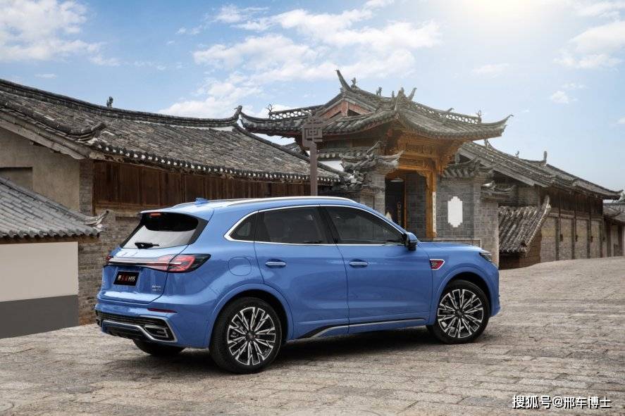 20万国产SUV开出40万SUV效果：新红旗HS5为何这样“红”_搜狐汽车_搜狐网