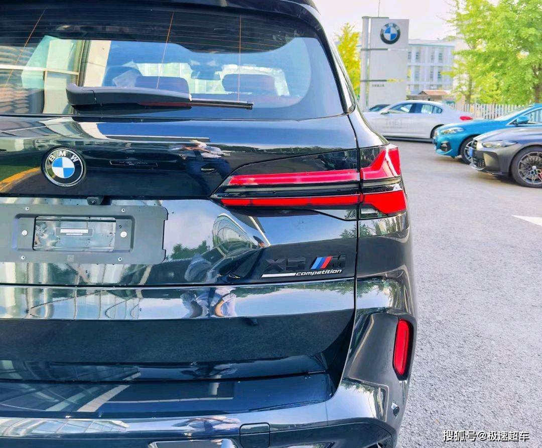 落地超百万！宝马X5“雷霆版”实拍，4.4T引擎爆发强大动力，真帅气_搜狐汽车_搜狐网