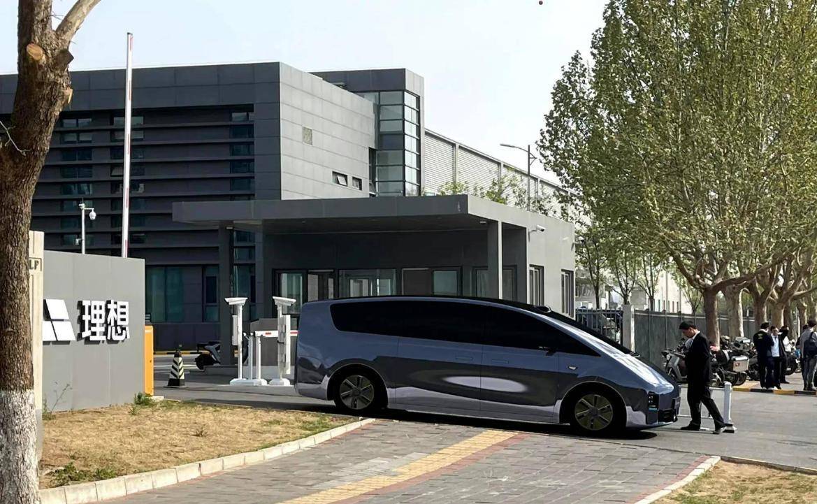 志在成为50万以上MPV销冠，理想MEGA杀入纯电市场，能成吗？_搜狐汽车_搜狐网