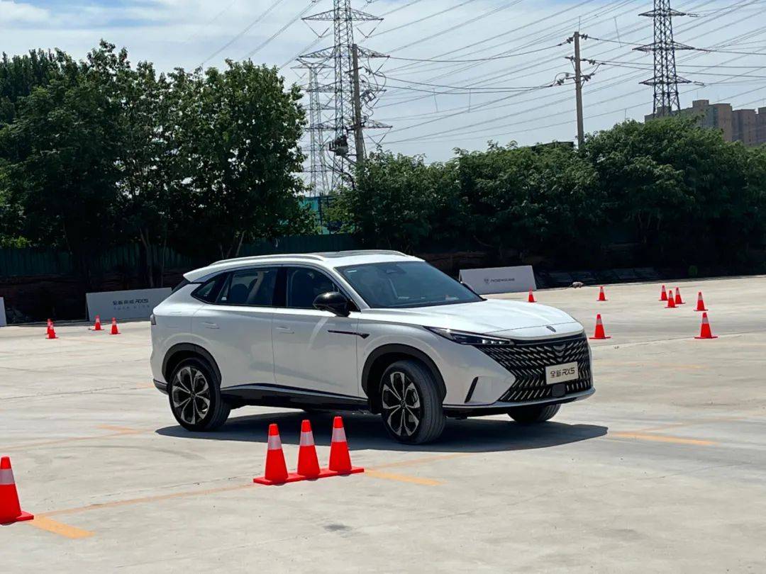 全新荣威RX5对比哈弗H6，静态和动态体验，综合实力谁更强呢？_搜狐汽车_搜狐网