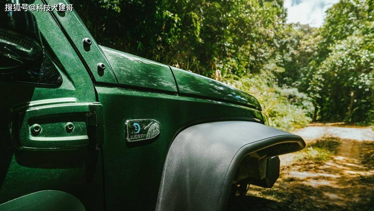 2024款BJ40雨林穿越版来袭，为用户进化的官改第一车，泰酷辣！_搜狐汽车_搜狐网