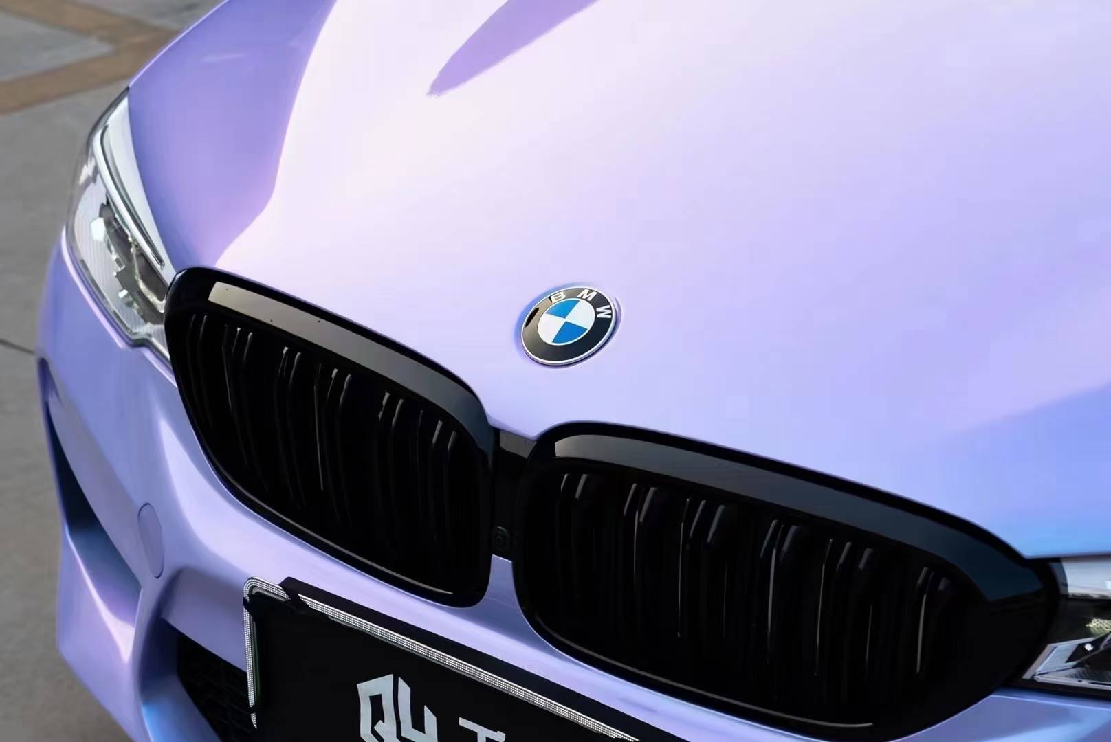 宝马5系EKFILM改色膜梦幻银幻紫，渐变的流光质感满满_搜狐汽车_搜狐网