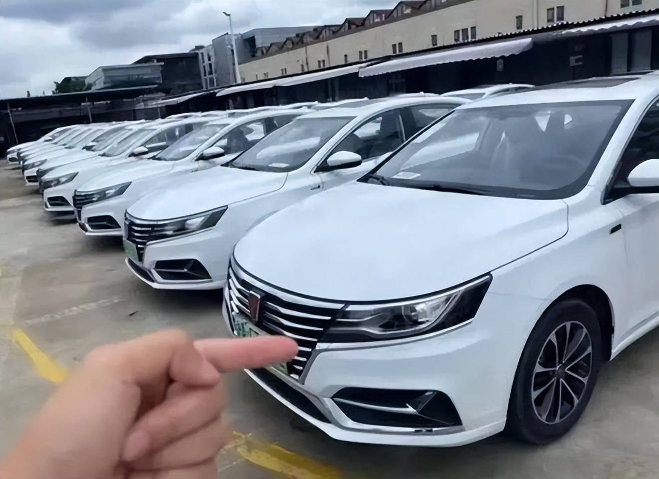 多地充电桩电价暴涨超过50% 还买纯电车吗？_搜狐汽车_搜狐网
