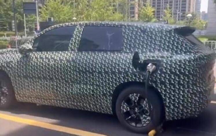 卷王继续卷！搭载增程/纯电动力，中大型SUV零跑B11谍照曝光_搜狐汽车_搜狐网