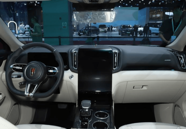 又一款国产suv，2.0T+8AT，252匹马力，顶配才19.58万_搜狐汽车_搜狐网