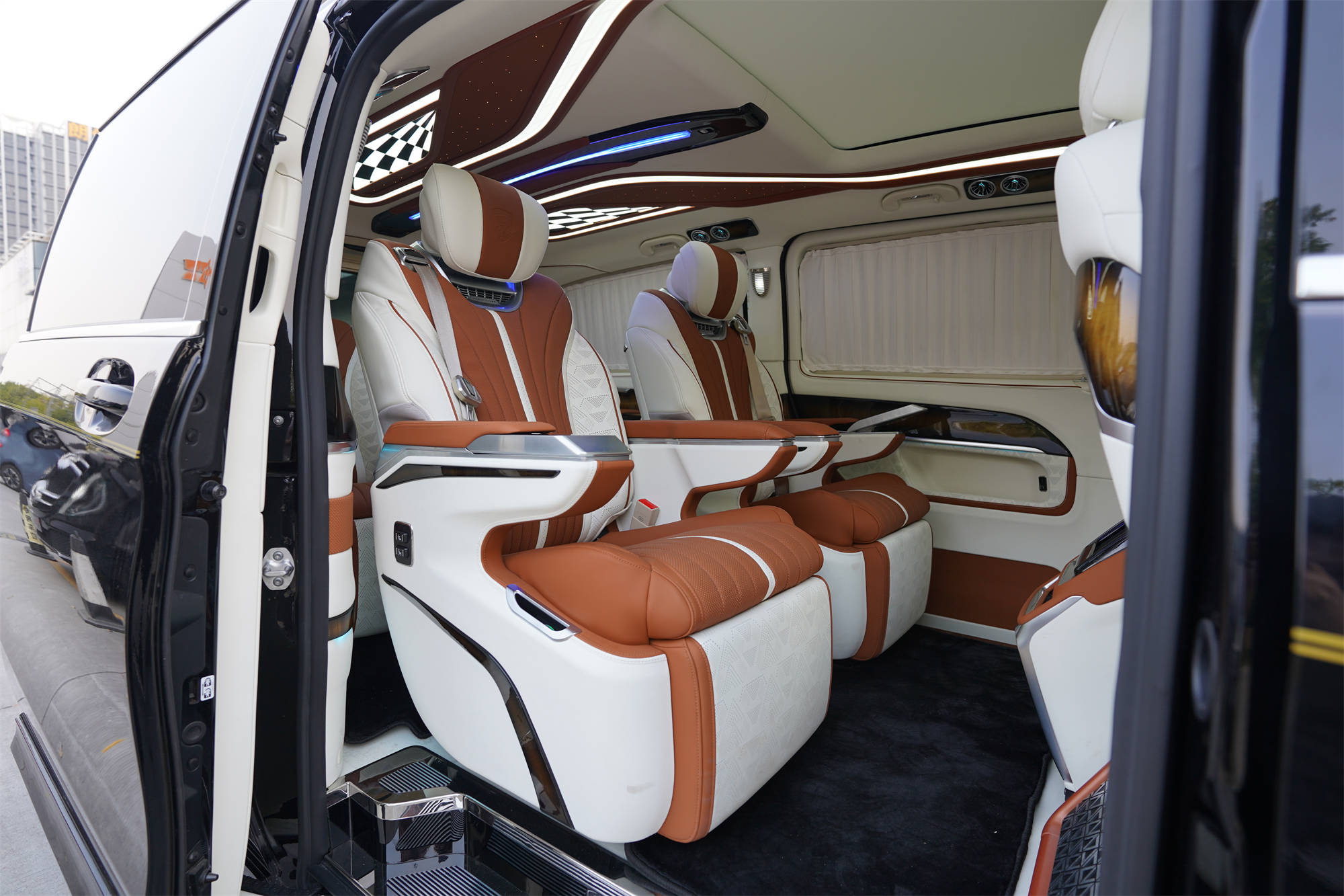 马力增加50匹，性能+奢华度拉满的7座MPV，虏曼奔驰V260L男爵款_搜狐汽车_搜狐网