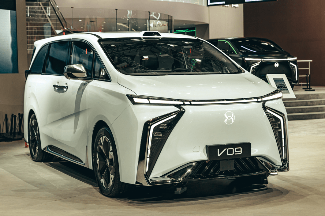 800V+4C核心技术加持 合创V09和补能焦虑说再见_搜狐汽车_搜狐网