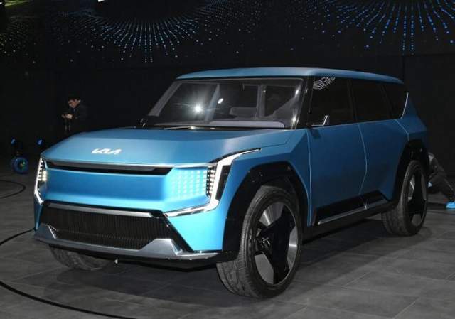 套用EV9前脸？定位小型电动SUV，起亚EV4海外谍照曝光_搜狐汽车_搜狐网