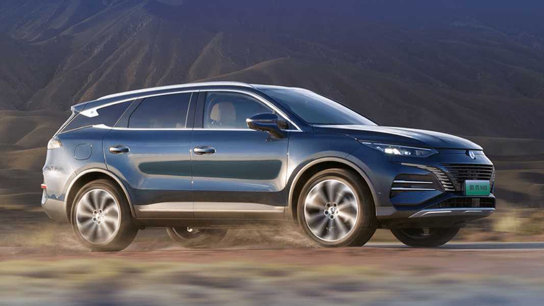 6座SUV,别只看理想L8!云辇+DM-p加持,31.98万起,比亚迪腾势N8上市_搜狐汽车_搜狐网