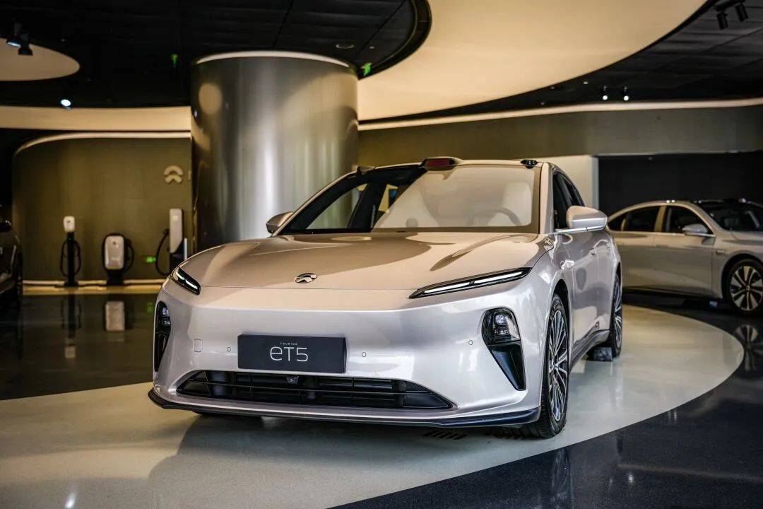 曝蔚来展车最高优惠3.2万元，ET5现车直降2.4万元_搜狐汽车_搜狐网