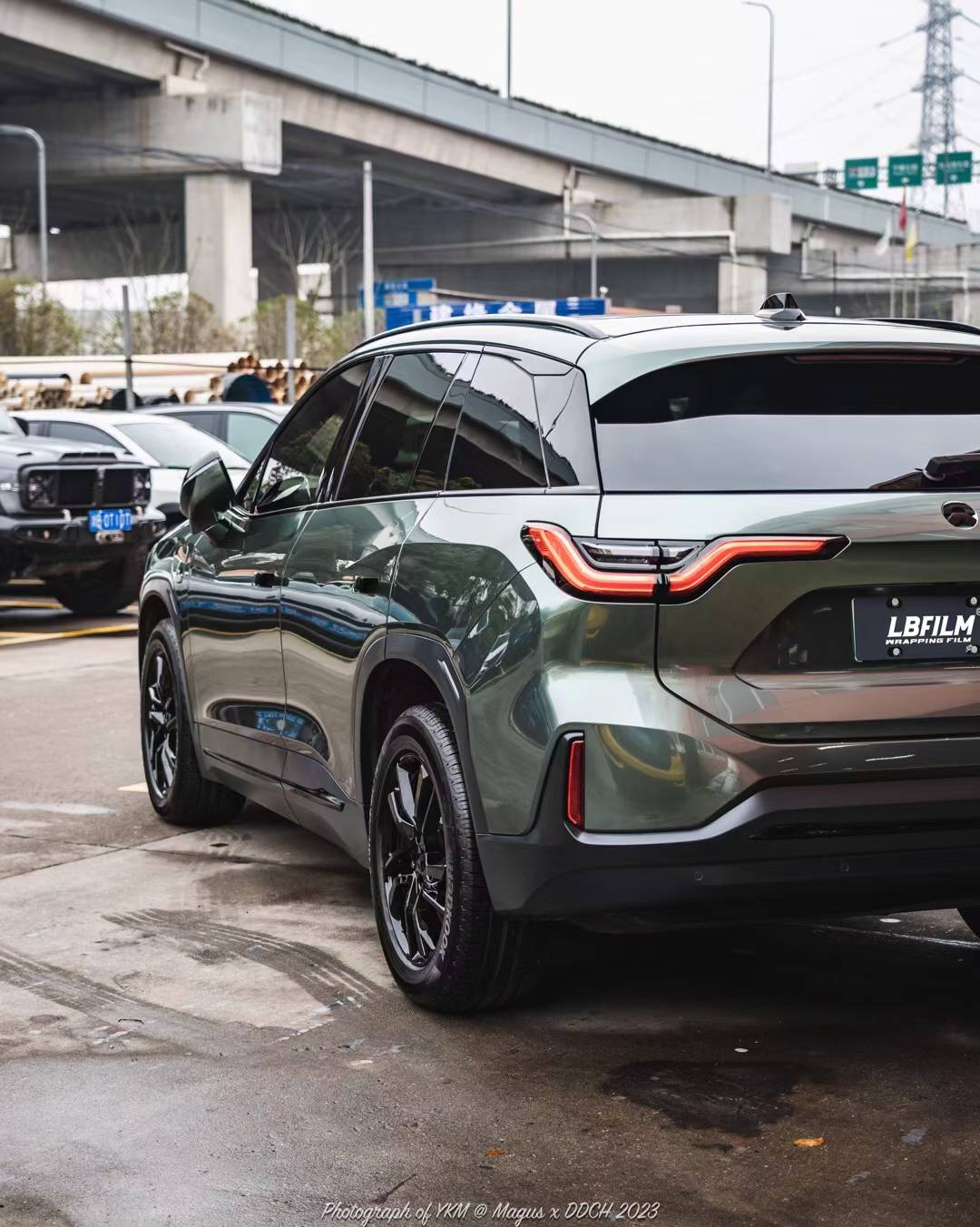 蔚来ES6-LB改色膜液态金属苍岭绿，灵动的又沉稳的绿色_搜狐汽车_搜狐网