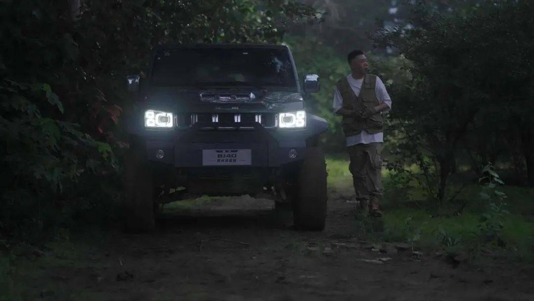 雨林穿越版BJ40正式上市，26.99万，演员姜超直呼过瘾_搜狐汽车_搜狐网