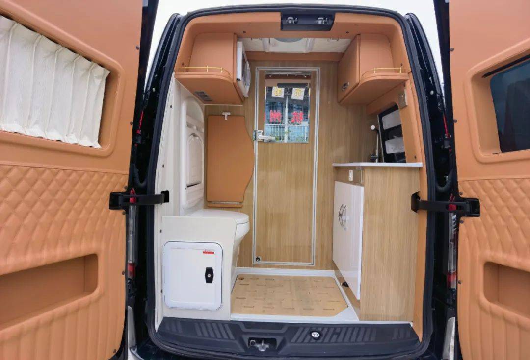 福特V362小房车，外观小巧内饰奢华 都市通勤旅居皆可，趣蜂B680_搜狐汽车_搜狐网