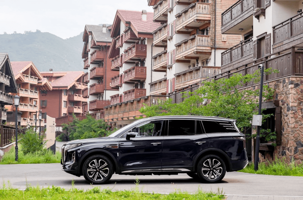 全新红旗HS7上市：25万多的豪华中大型SUV，藏着多少惊喜？_搜狐汽车_搜狐网