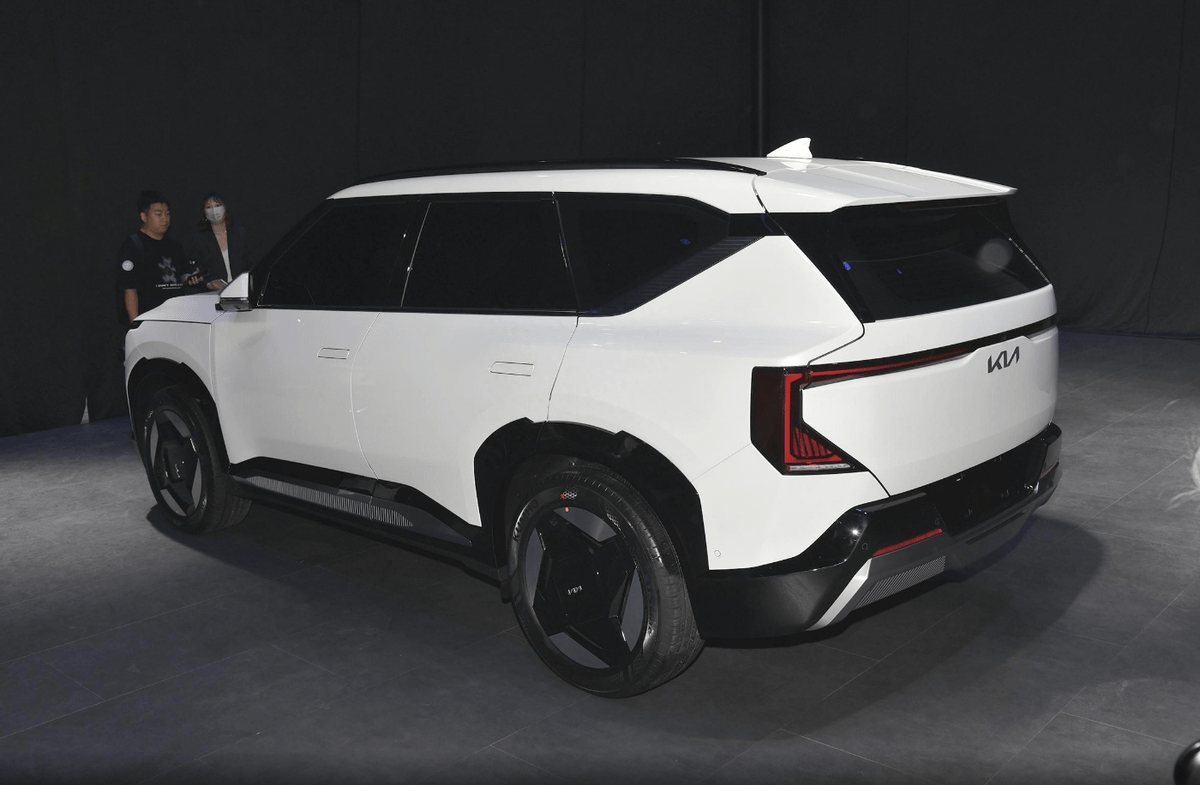 搭载比亚迪电池，起亚EV5预售价15.98万元起！_搜狐汽车_搜狐网