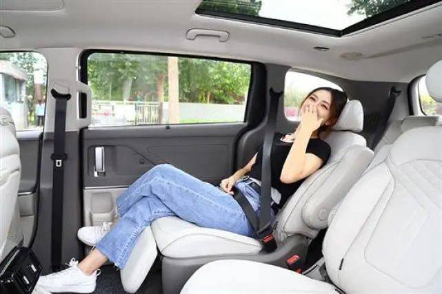 又一合资MPV“一夜崩盘”，长5米大7座，标配8AT仅售14万却卖不动_搜狐汽车_搜狐网